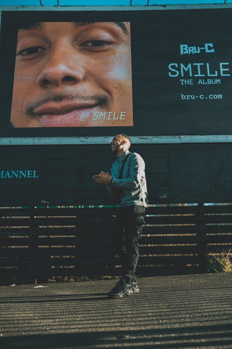 Bru-C manda buenas vibras con su nuevo álbum 'Smile' | Wololo Sound