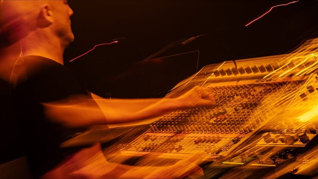 Así fue la fiesta de Paul Kalkbrenner y Loveland en ADE 2025 | Wololo Sound