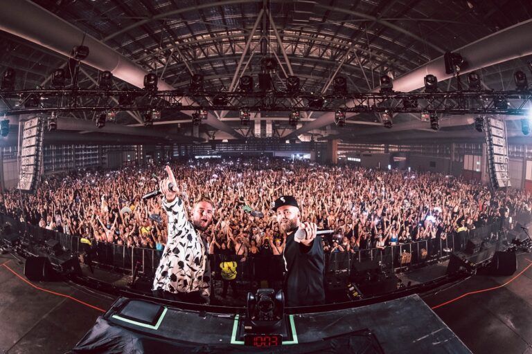 La brillante vuelta de Showtek al hardstyle queda coronada con su álbum ...