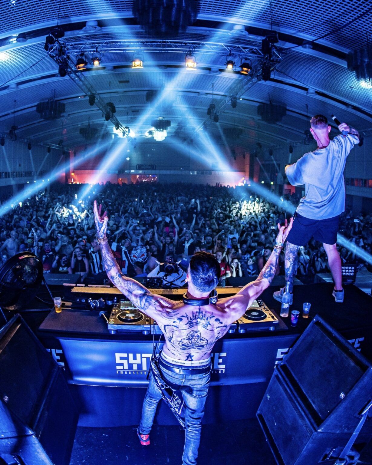 The ultimate indoor hardstyle festivals guide | Wololo Sound